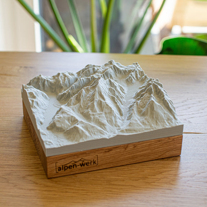 Individuelle Bergreliefs – handgemacht für Bergfreunde & Trailrunner ...
